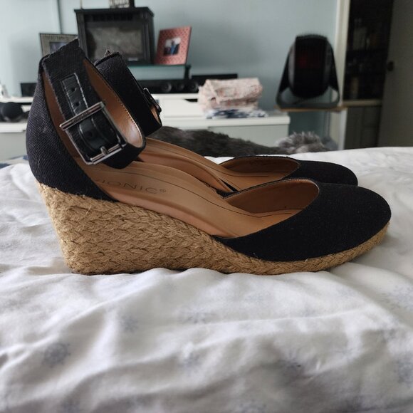 Vionic | Shoes | Vionic Espadrille Wedge | Poshmark